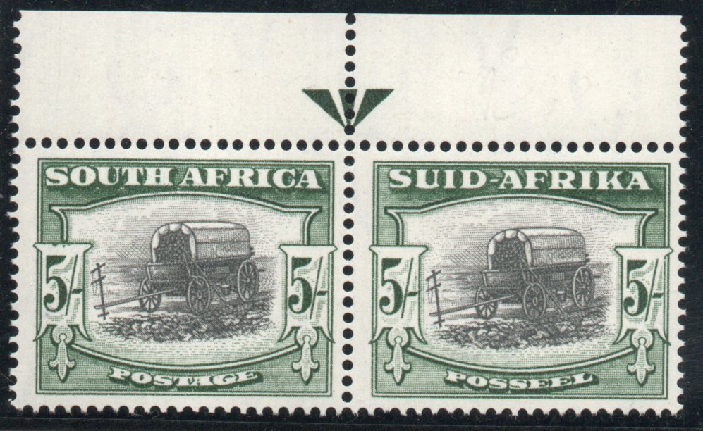 SOUTH AFRICA 1947-54 DEFIN 5/- BLACK & DEEP YELLOW GREEN TOP ARROW PAIR ...
